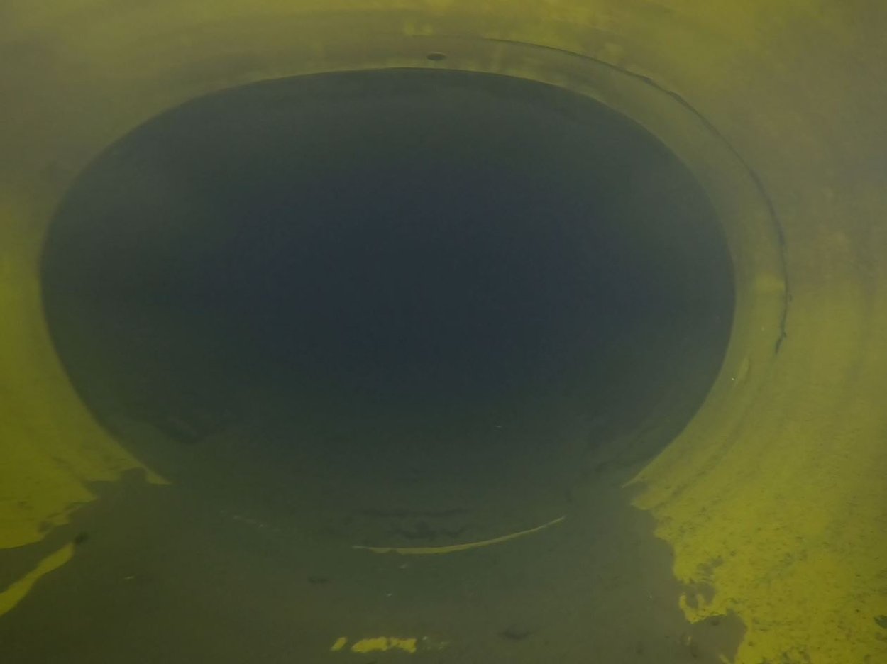 Design of intakes and outfalls to avoid risks during operation